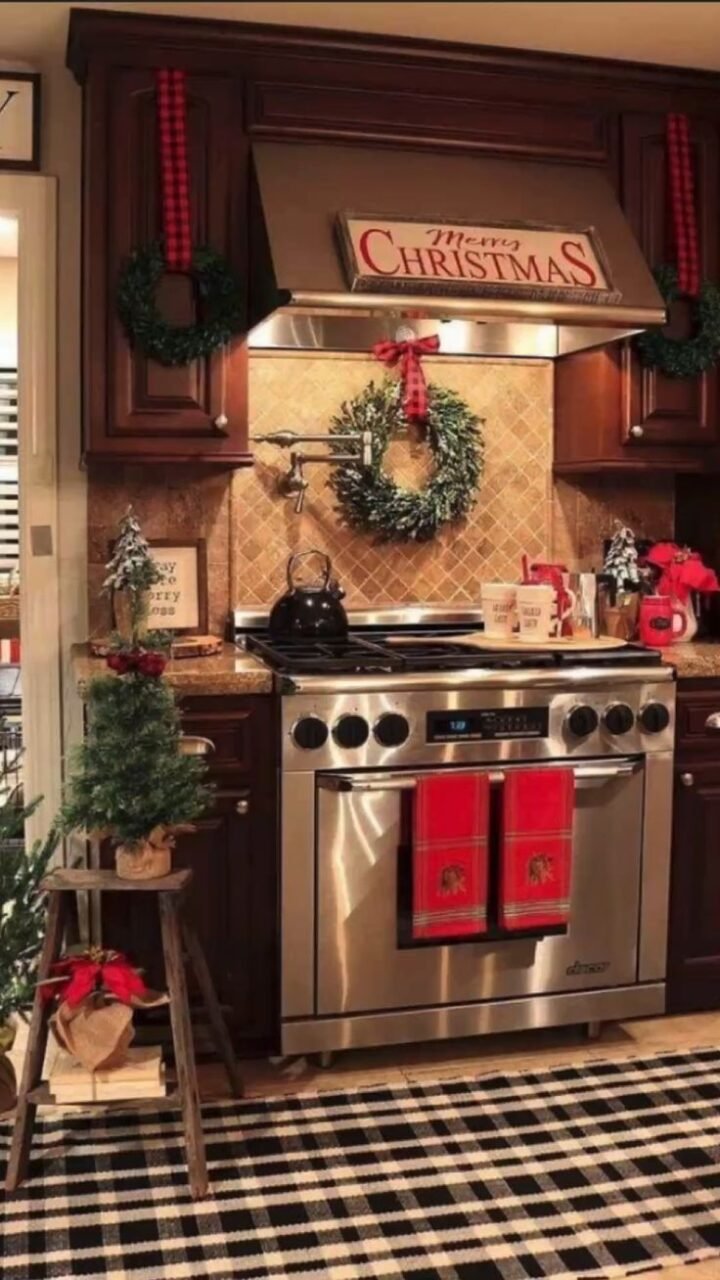 50 Creative Kitchen Decorating Ideas for Christmas