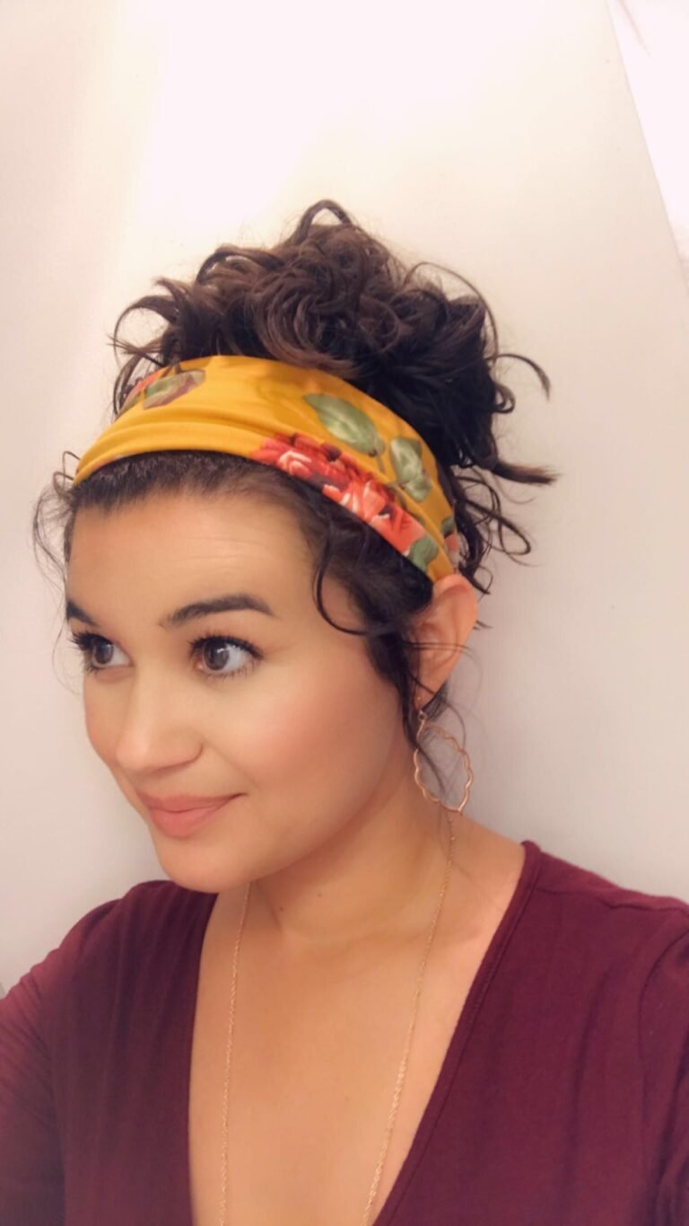 35 Pretty Short Hairstyles For Curly Hair to Make You WOW!