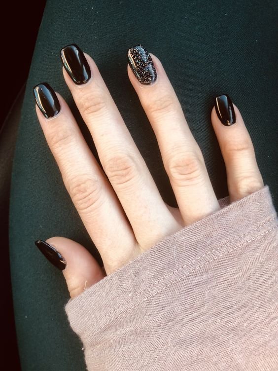 Beautify Your Nails With These Black Nail Art Ideas