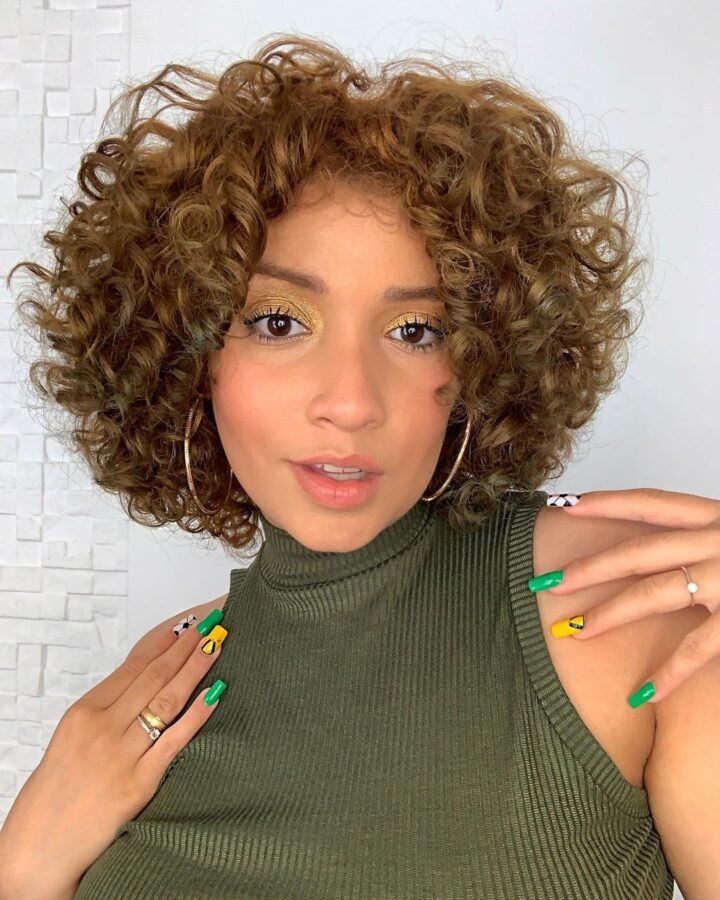 20 Short Curly Hairstyles: The Latest Trends and Ideas