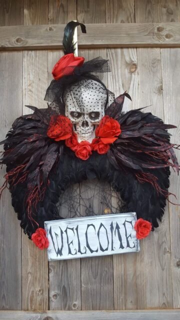 25+ Best Spooky Halloween Wreaths to Make Your Home a Haunt