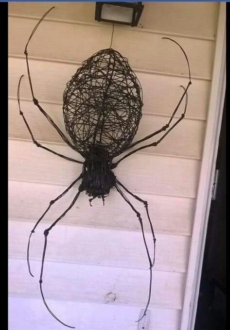 25+ Best Spooky Halloween Wreaths to Make Your Home a Haunt