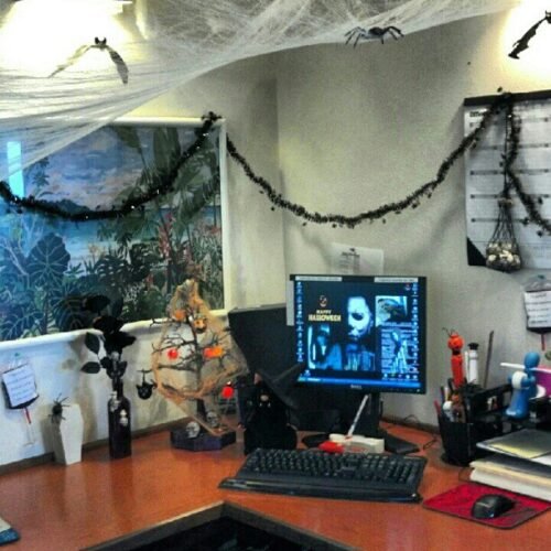 40 Office Halloween Decoration Ideas That Will Thrill Your Team
