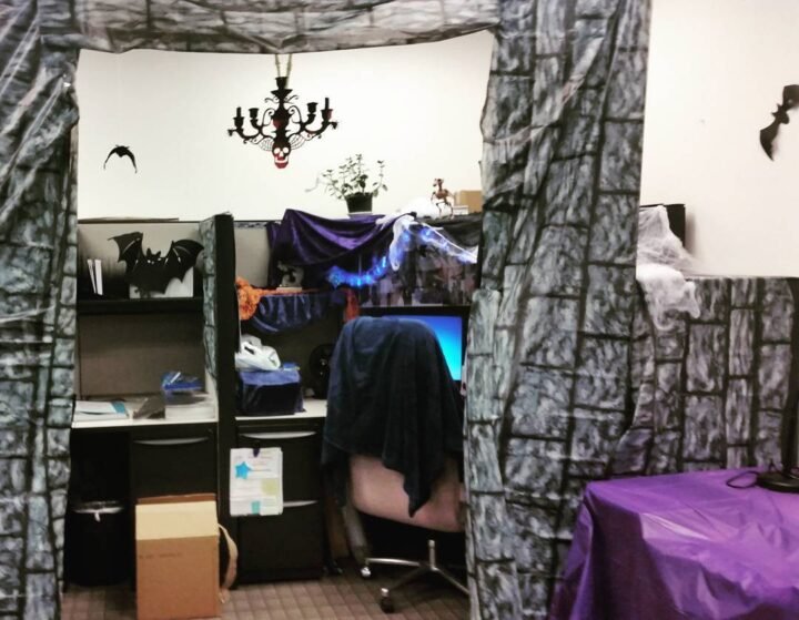 40 Office Halloween Decoration Ideas That Will Thrill Your Team