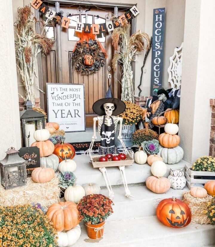 Last-Minute Halloween Front Door Decor Ideas to Spook Up Your Home