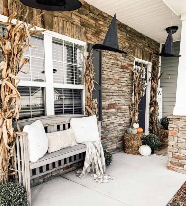 Last-Minute Halloween Front Door Decor Ideas to Spook Up Your Home