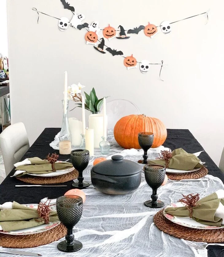 50 Unique Halloween Table Decor Ideas To Impress Your Guests