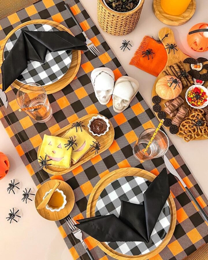 50 Unique Halloween Table Decor Ideas To Impress Your Guests