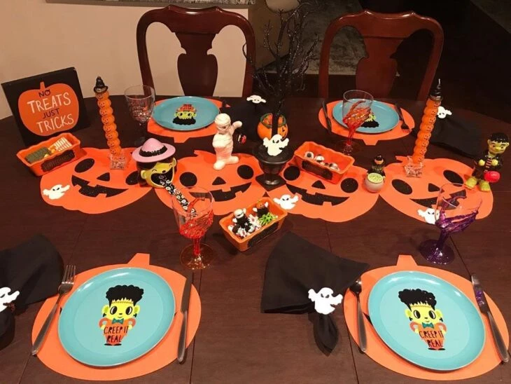 50 Unique Halloween Table Decor Ideas To Impress Your Guests