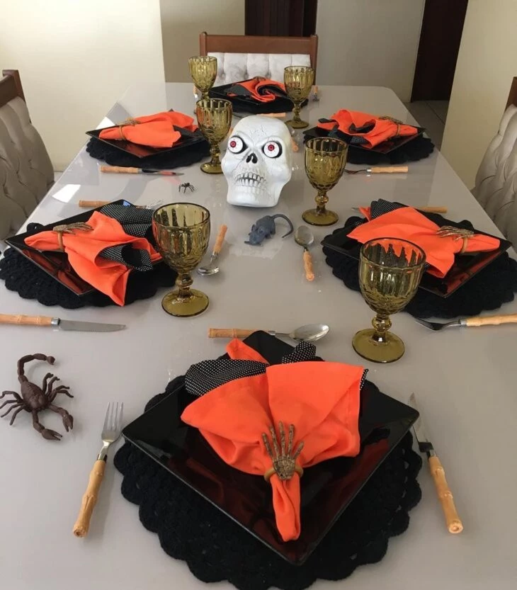 50 Unique Halloween Table Decor Ideas To Impress Your Guests